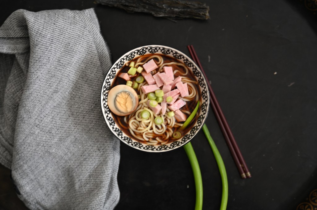 Snabblagad ramensoppa med kassler - Malin Nordblom - Fab Foodie Swede